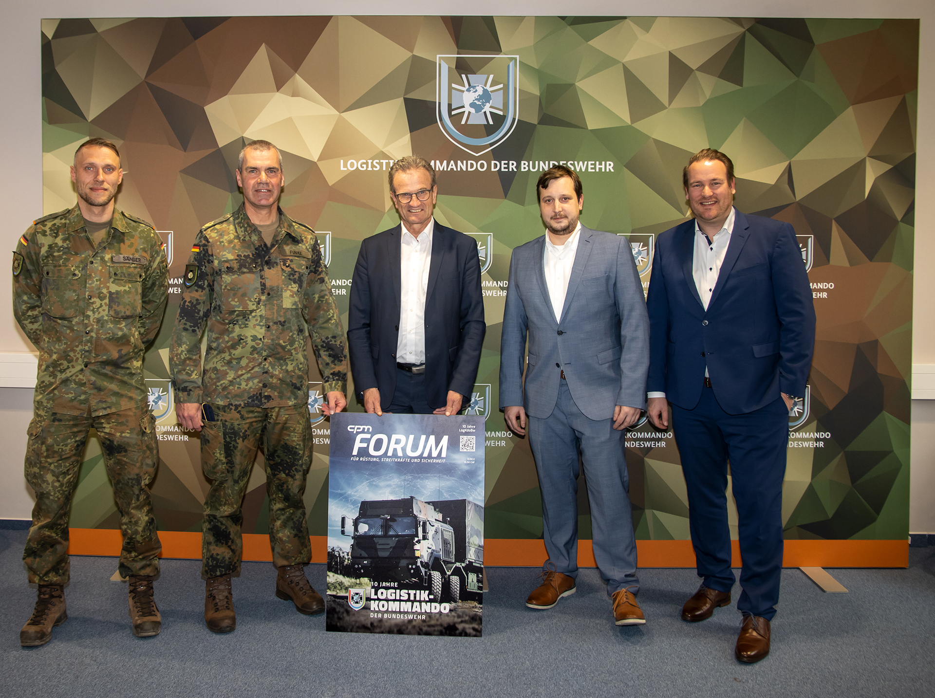 Feierliche Übergabe der Sonderausgabe an das Logistik­kommando