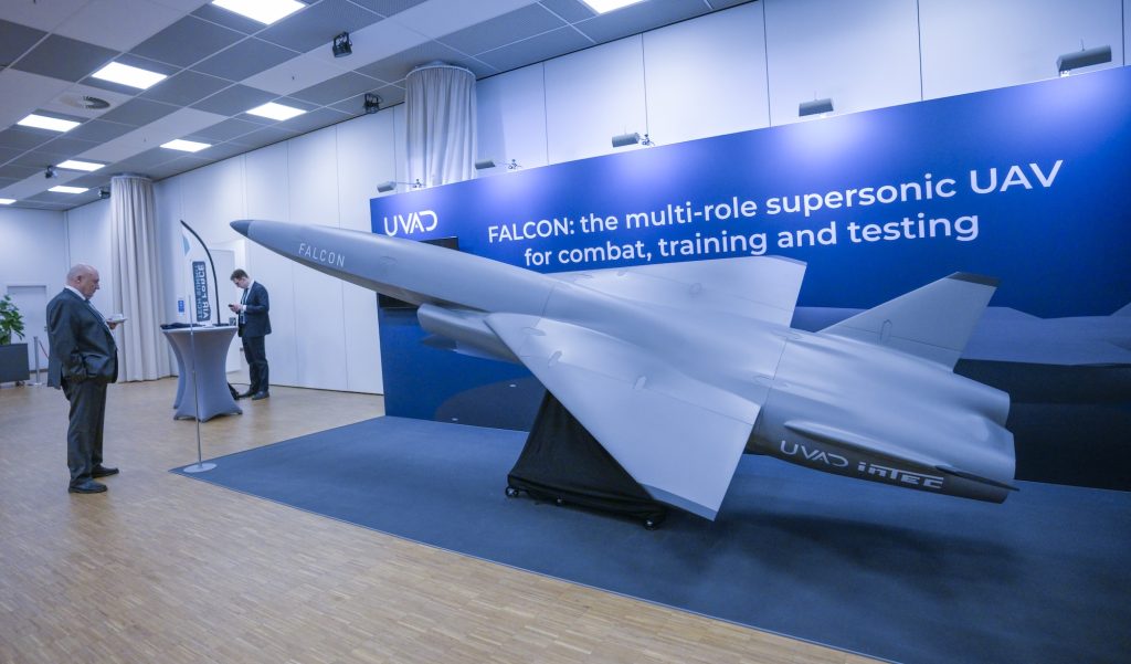Falcon – Überschall-Zieldarstellung von Intec & UVAD