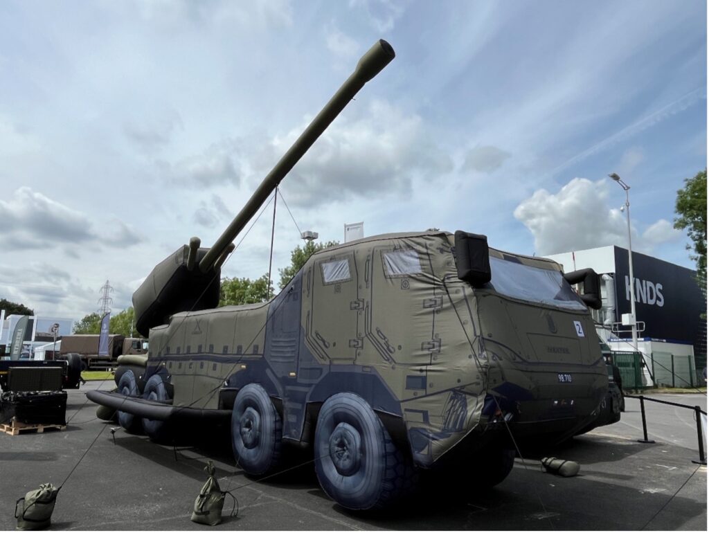 Moderne Täuschung auf der Eurosatory