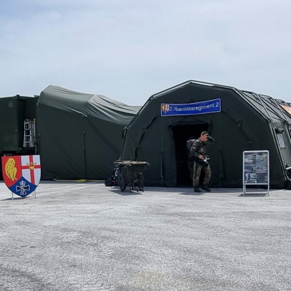 NATO Military Committee in Chiefs of Defence Session: Gemeinsame ...