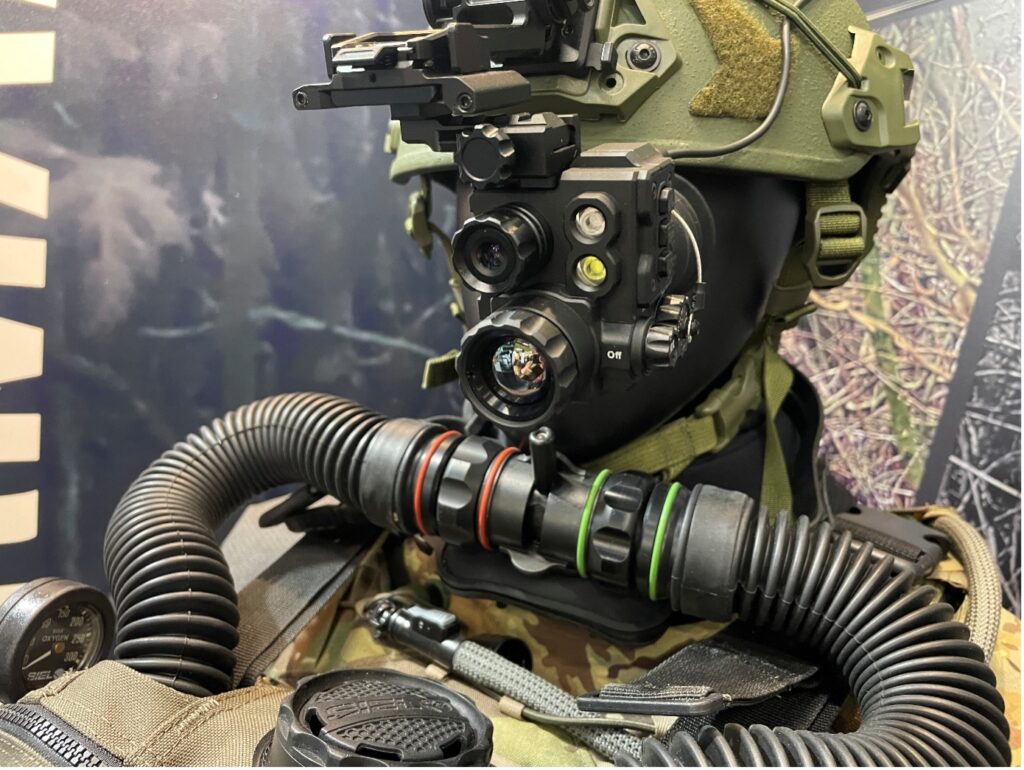 Enforce Tac: Nachtsicht-Fusions-Optiken für Spezialkräfte