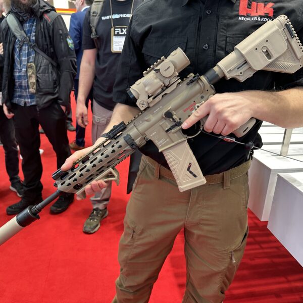 MILIPOL: Neues Maschinengewehr HK421 von Heckler & Koch