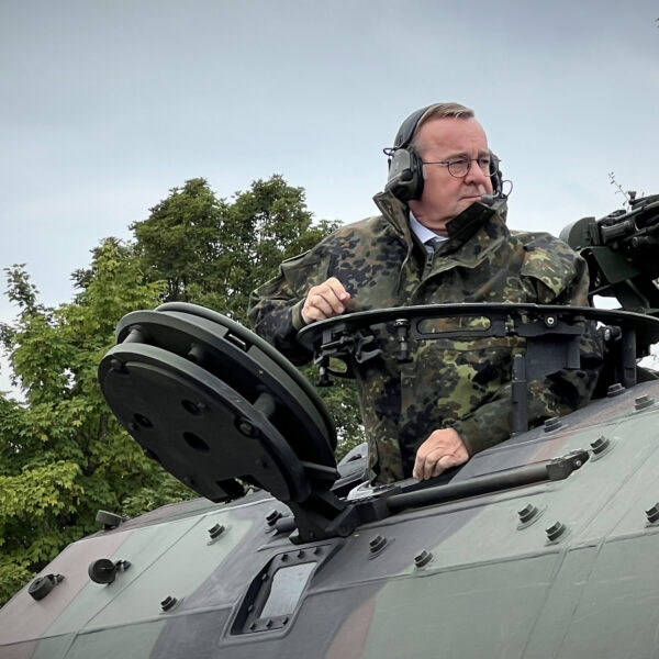 Schweiz beschafft das Artillerie-System Piranha-AGM