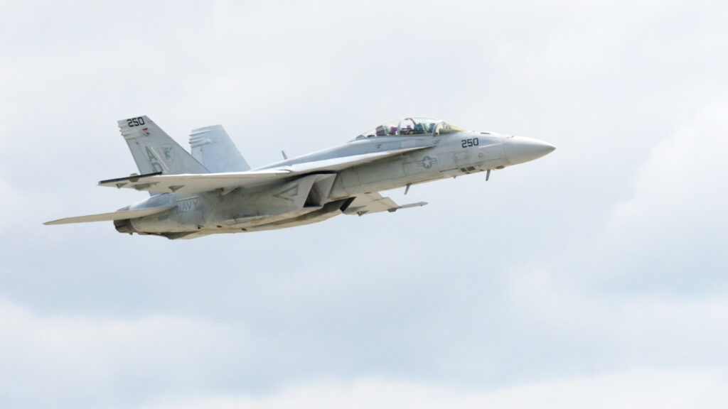 Auslieferung des ersten F/A-18 Super Hornet Upgrade